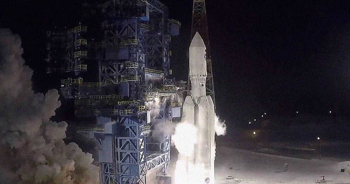 Russian Rocket Part Careening Back Down to Earth After Failed Launch Russian Rocket Part Careening Back Down to Earth After Failed Launch
